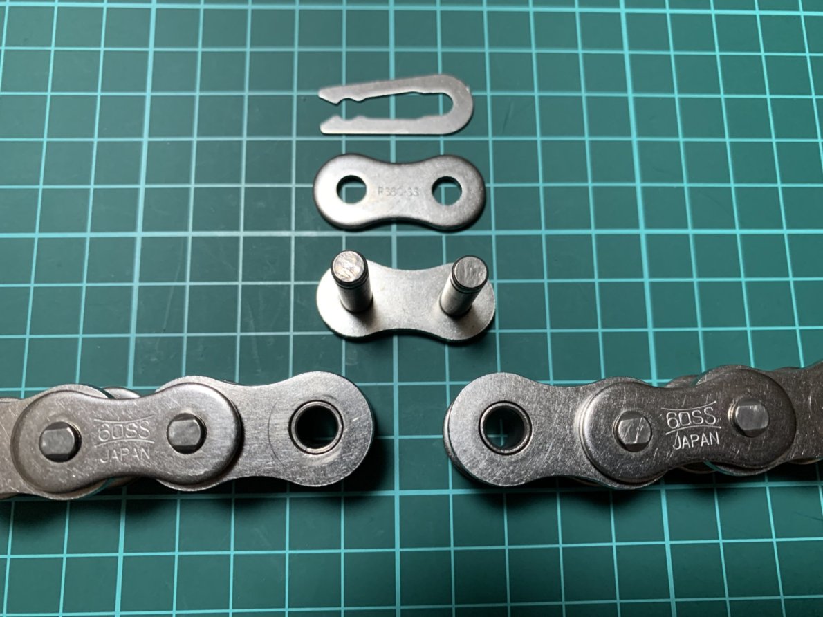 ローラーチェーンの基本｜数え方は？｜注油・連結方法は？｜写真で解説｜